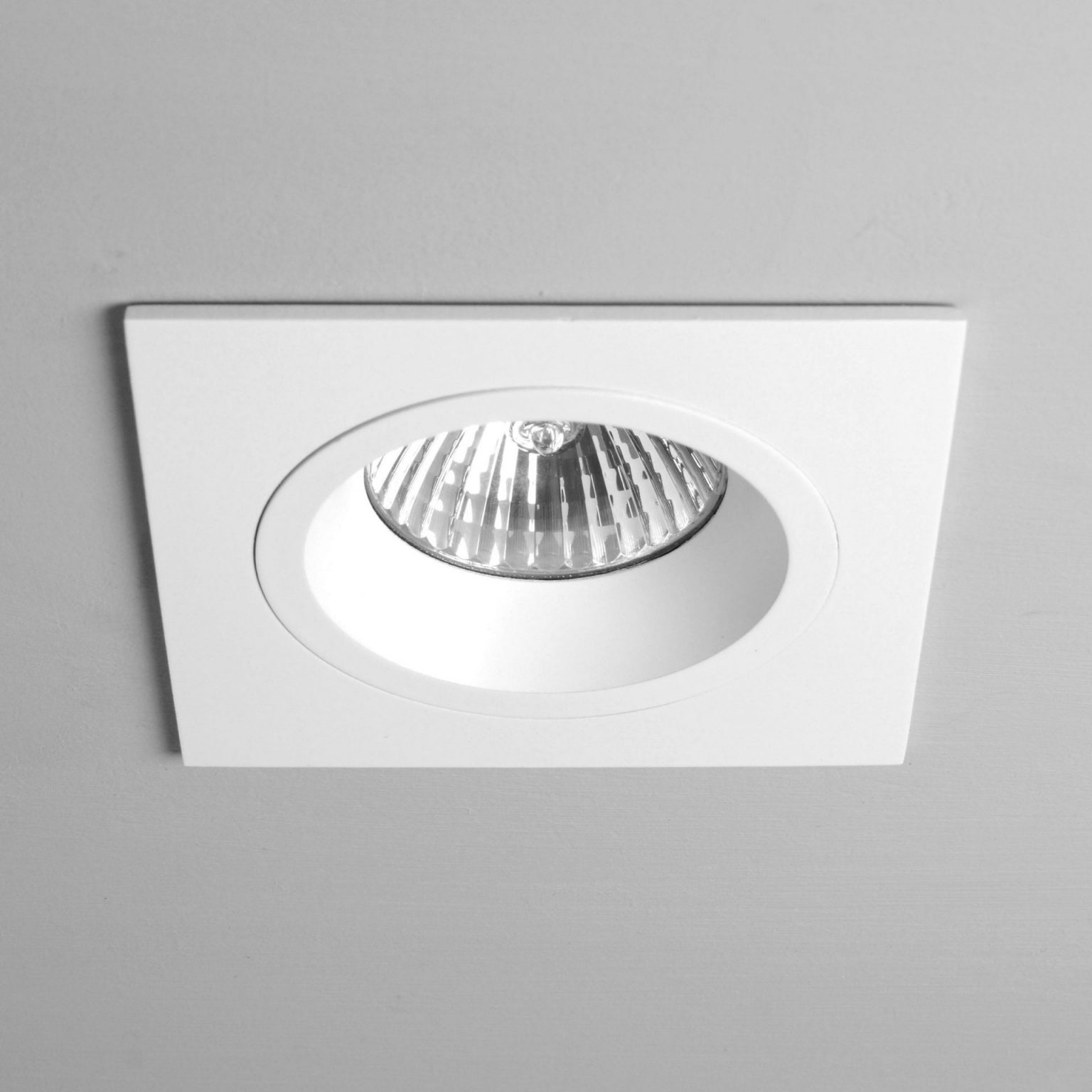 LU 22959-02 EMBED 2LT RECESSED – Hicken Lighting